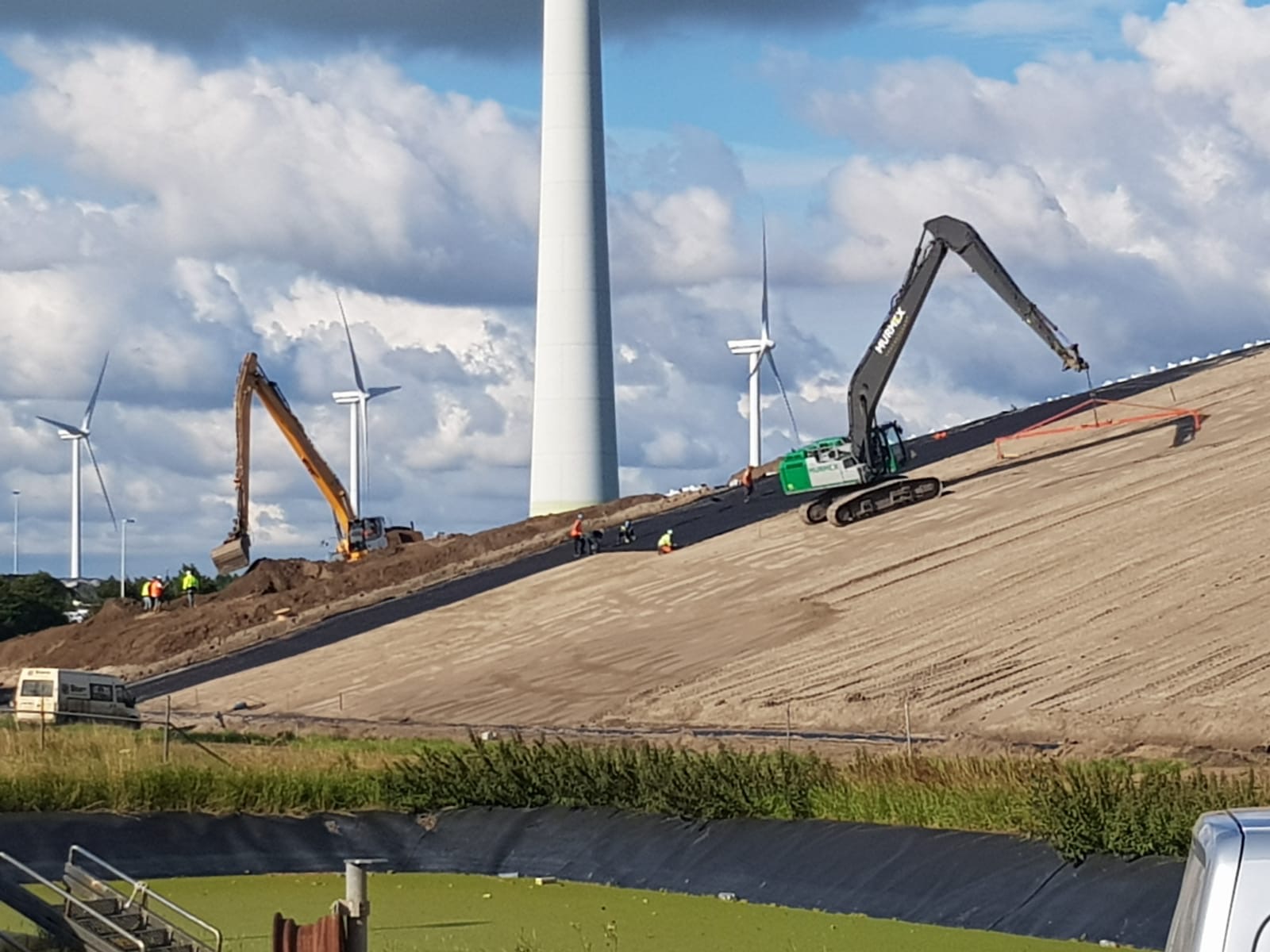 Final top cover Dutch landfill - Afvalzorg