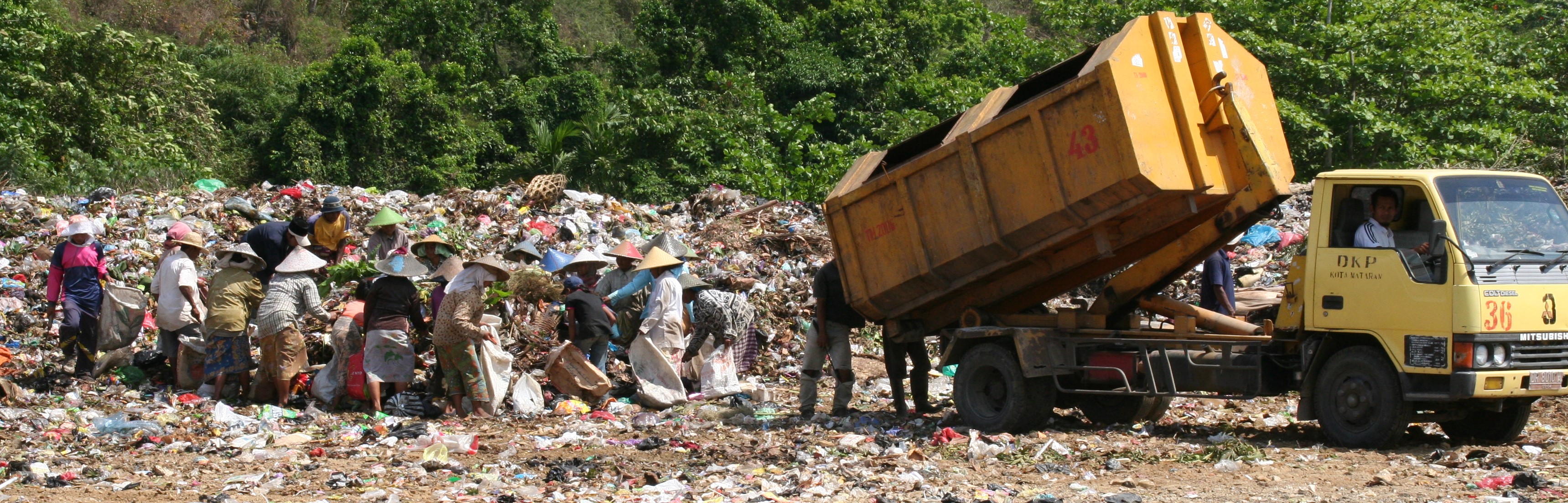 Improving waste management in Indonesia - Afvalzorg